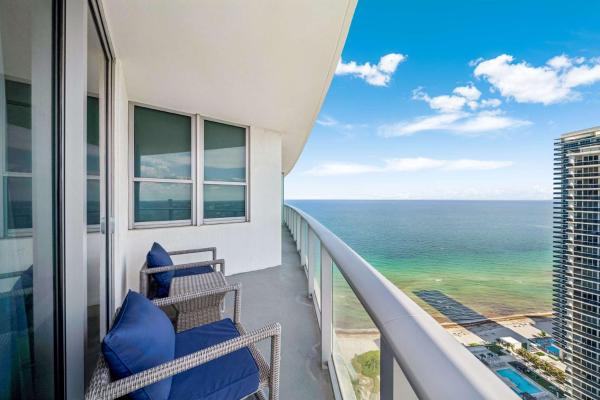 Sea Glass- Pool Gym Oceanfront In Hollywood Fl - Davie, FL