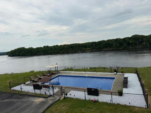 Saratoga County Waterfront Estate, Heated Pool, Sauna - Saratoga Springs, NY
