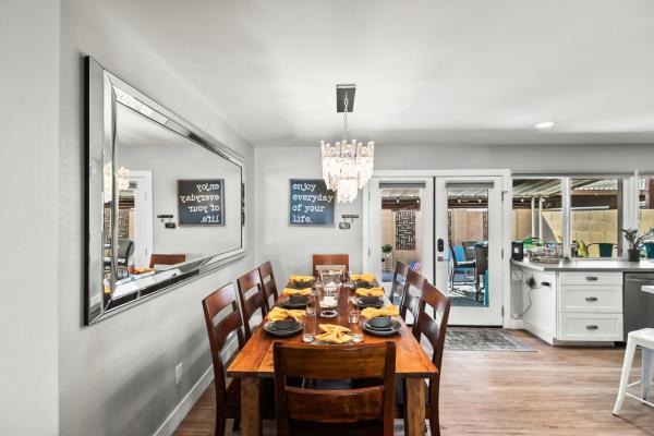 Scottsdale Escape: Patio | Games | Workspace - Scottsdale, AZ