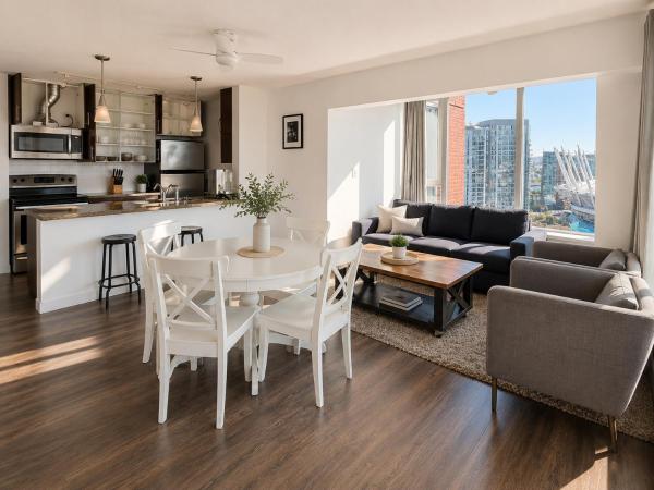Downtown Vancouver, Sleeps 7, Pool & Hot Tub - Vancouver