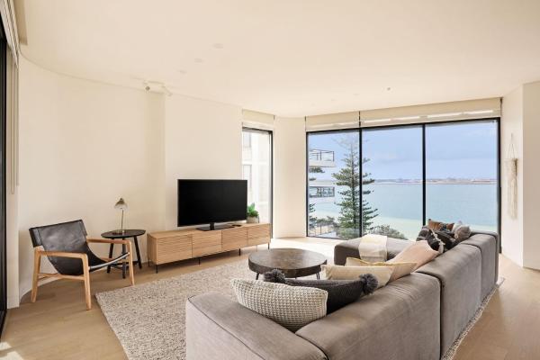 Grand Bayfront, Brighton-le-sands - Sydney