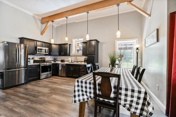 Country Style Home 4br 2bth - Bangor, ME