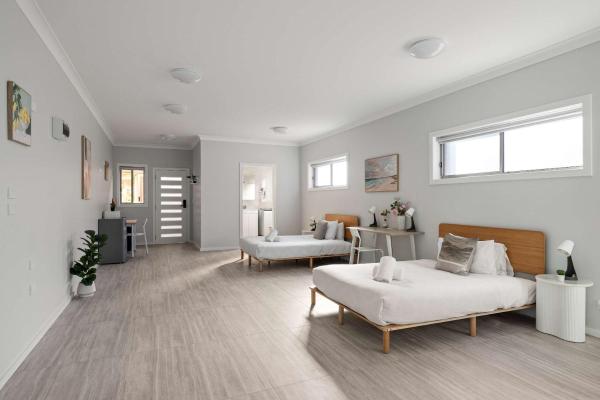 Detached Quadruple Studio Room With Simple Kitchenette Near Top Ryde City - Ryde