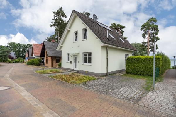 Haus 7 - Waren