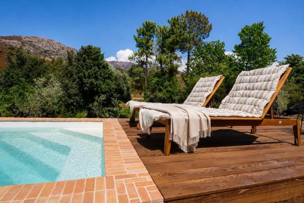 Domaine Casa Filanci, Maison De Caractère En Pierre Avec Piscine à 5 Min Du Golfe De Lava - Tiuccia