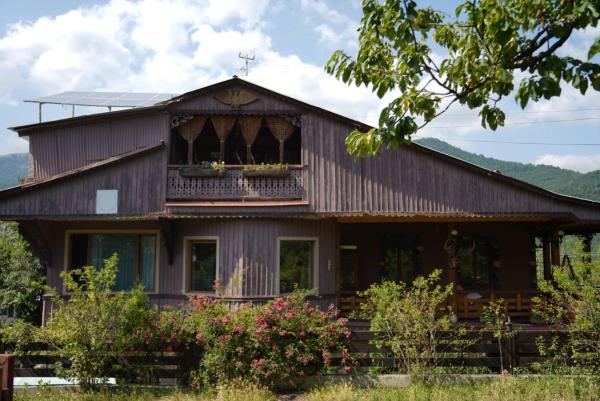Artsiv Guesthouse - Armenia