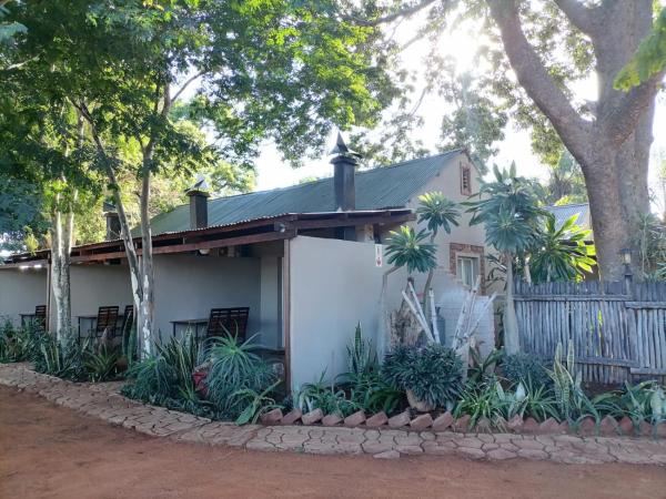 Baobab's Bushveld Rest At Groblersbrug - South Africa