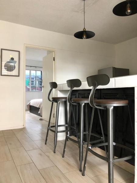 Cozy Manor, Modern Apt With 24h Security, Balcony - Kingston