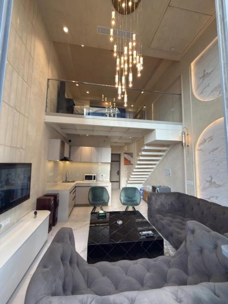 Luxury Duplex With Pool View In Gurugram Stay - Delhi