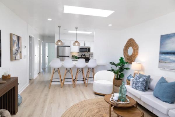 The Orkney - A Modern Coastal Cardiff Residence - Encinitas, CA