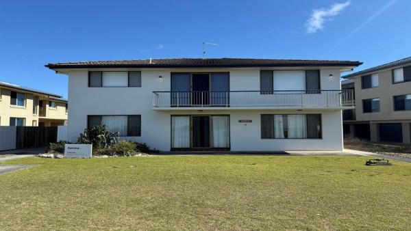 Aurora 2 Downstairs - Lifestyle Yamba - Yamba