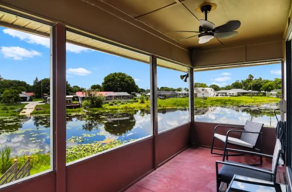 Cozy Lakefront Home - Lake Wales, FL