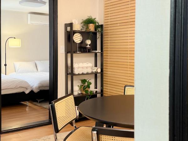 5min To Hapjeong St, Airport Bus Direct, Han River Park, Near Hongdae, 3br, Free Luggage Storage - Seoul