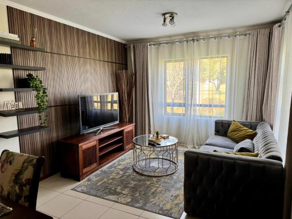 2 Bedroom Apartment Jackal Creek Golf Estate - Randburg