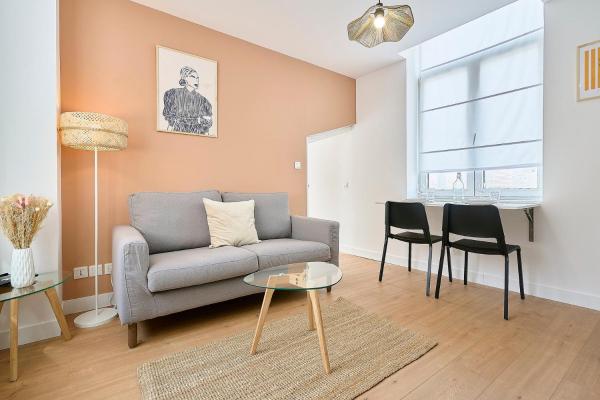 One-bedroom Apartment In The Heart Of Croix. - Roubaix