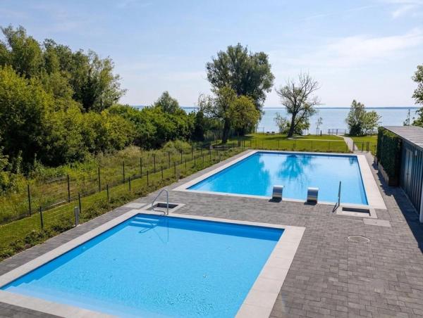 Lake Resort Beach Apartment - Keszthely