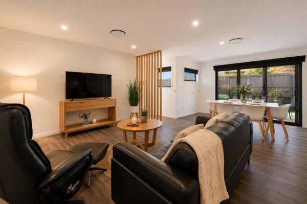 Villa1 New Modern Walk To Shops 10min Airport Cbd - Hobart