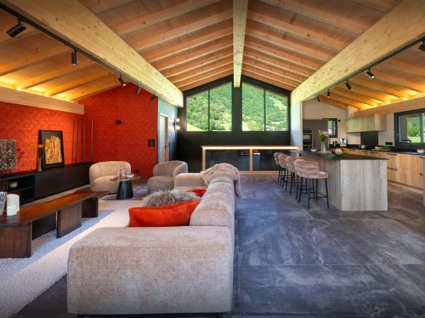 Chalet Tyron - Ovo Network - Albertville