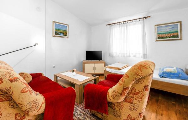1 Bedroom Amazing Apartment In Porec - Poreč