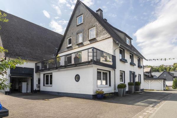 Haus Mit 12 Schlafzimmern, 8 Bäder - Winterberg