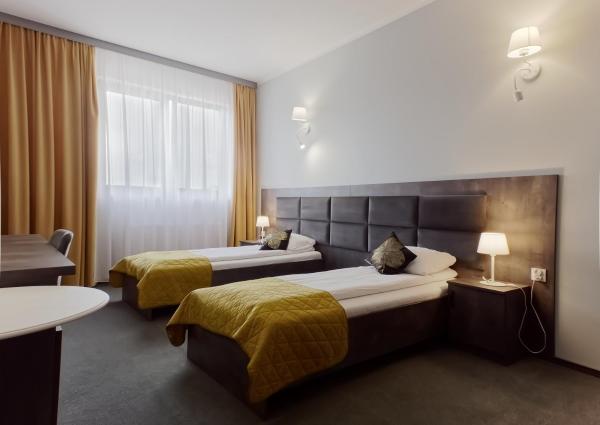 Sala Bankietowa I Pokoje Gościnne - Polen