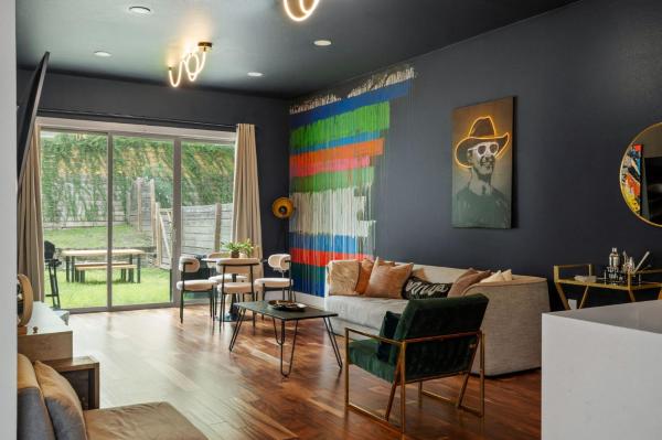 3br East Austin Unit A - Sleeps 10 Pet Friendly - Austin, TX
