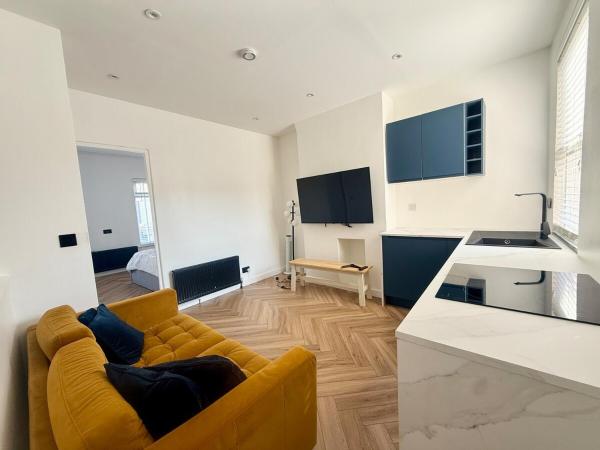 Brand New Deluxe Townhouse 4 Bed 2 Bathroom - Liverpool