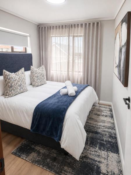 Booked In Time At Earls Court Corner Unit 1 - Herolds Bay