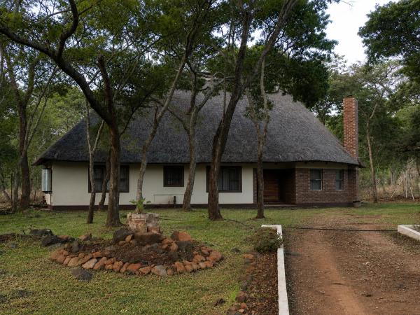 The Celestial Crescent Hideaway - Zimbabwe