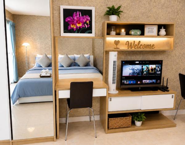 Modern 12th Floor Condo Walk To Phuket Old Town With Pool & Gym - Phuket
