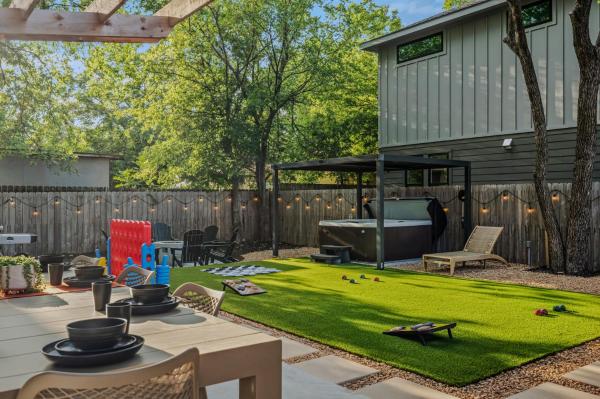 Onyx & Oak - Hot Tub & Backyard Oasis East Austin - Austin, TX