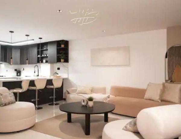 Apartamento Duplex Con Terraza, Jacuzzi Y Minigolf, Poblado Medellin - Sabaneta