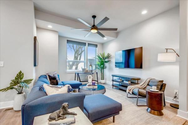 3 Nashville Townhomes Hot Tub & Rooftop Decks - Nashville, TN