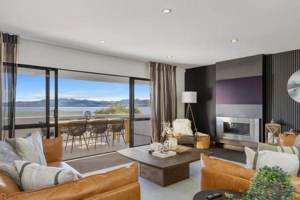 Harvey Heights Retreat - With Lake Views, Spa, And Space For Parking Boat - Taupō