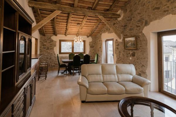 Can Calet Apartaments Turístics - Rupit