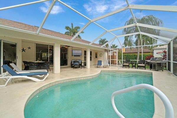 Bonitaville | Coastal Family Oasis W/ Heated Pool & Outdoor Living - Bonita Springs, FL