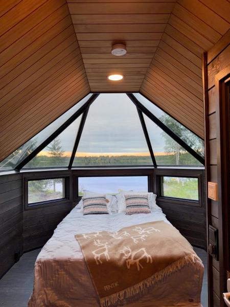 Aurora Glass Cabin & Lakeside Villa With Sauna - Finland