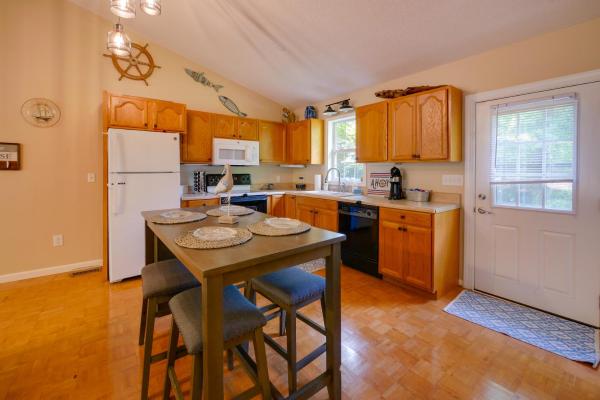 Walk To Lake Sinclair: Home W/ Covered Patio! - Milledgeville, GA