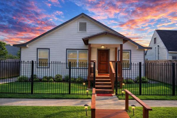 The Noble House - Houston, TX