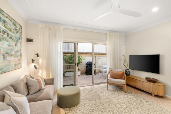 B's Beach House - Beachfront - Central Coast