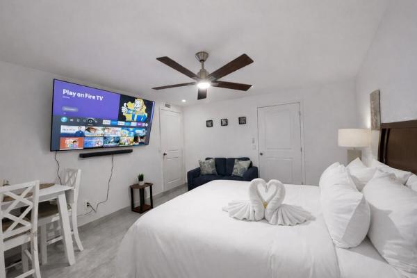 Modern Cozy Studio - North Miami, FL