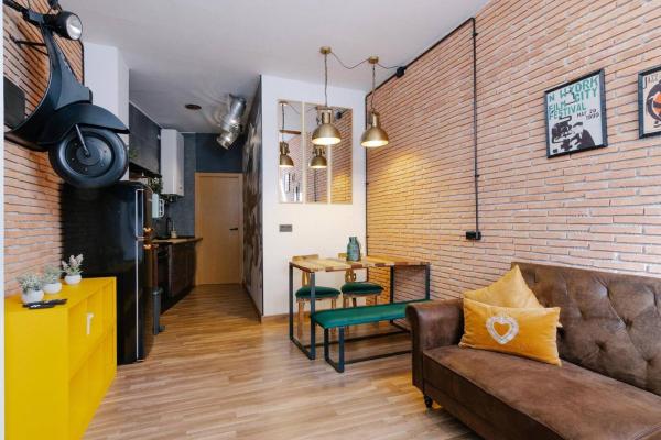 Vive Lo Exclusivo Estudio Industrial En Segorbe - Altura, Spain