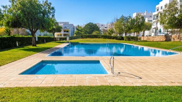 Spacious Apartment In Armação De Pêra With Sea View - 90 M² - Armação de Pêra