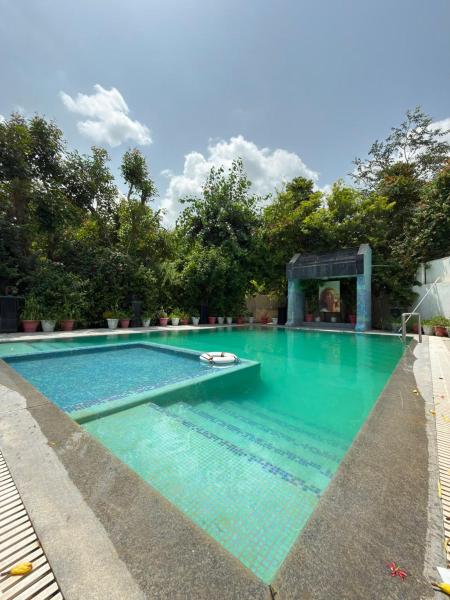 Jimoji Forest Villa 966o9o1oo6 Ultimate 5bhk With Infinity Pool Just 6km From Shreenathji Temple By Sk - Rajasthan