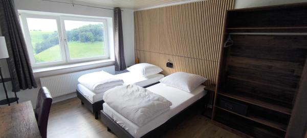 Zwei Komfortable Zweibettzimmer Mit Gemeinschaftsbad & Gemeinschaftsküche - Nordrhein-Westfalen