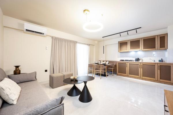Orama Luxury Apartments - Marmari