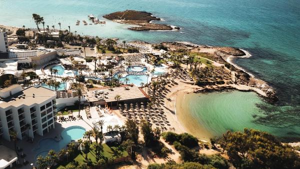 Adams Beach Hotel & Spa - Дериния