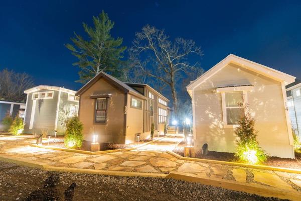 Deers Den River- Luxury Tiny Home On River - Bryson City, NC