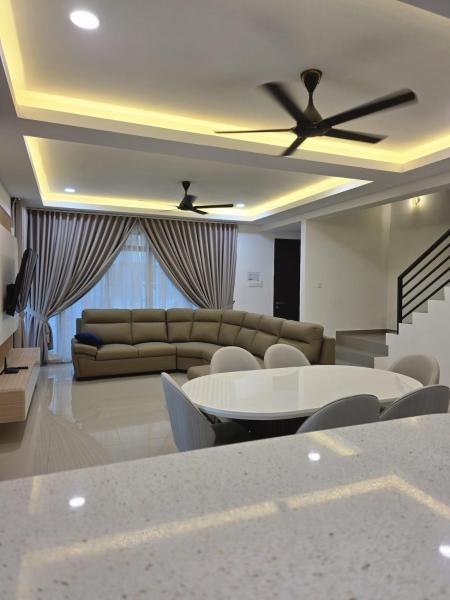 Ali & Alisha Homestay 2, Pasir Gudang Landed House - Pasir Ris