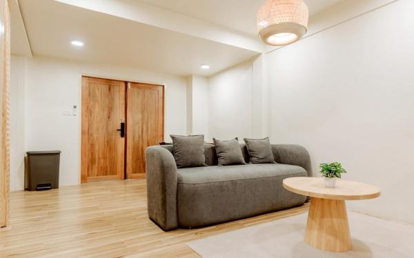 House Ekkamai 3br For 10 Pax Near Ekkamai Bts And Donki Mall - Bangkok